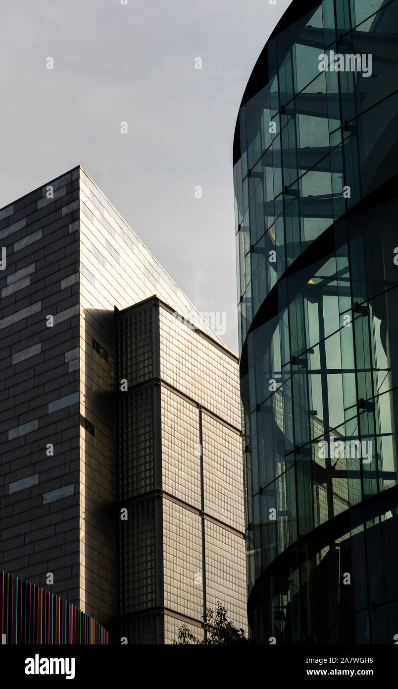 Liverpool modern buildings hi-res stock photography and images - Alamy