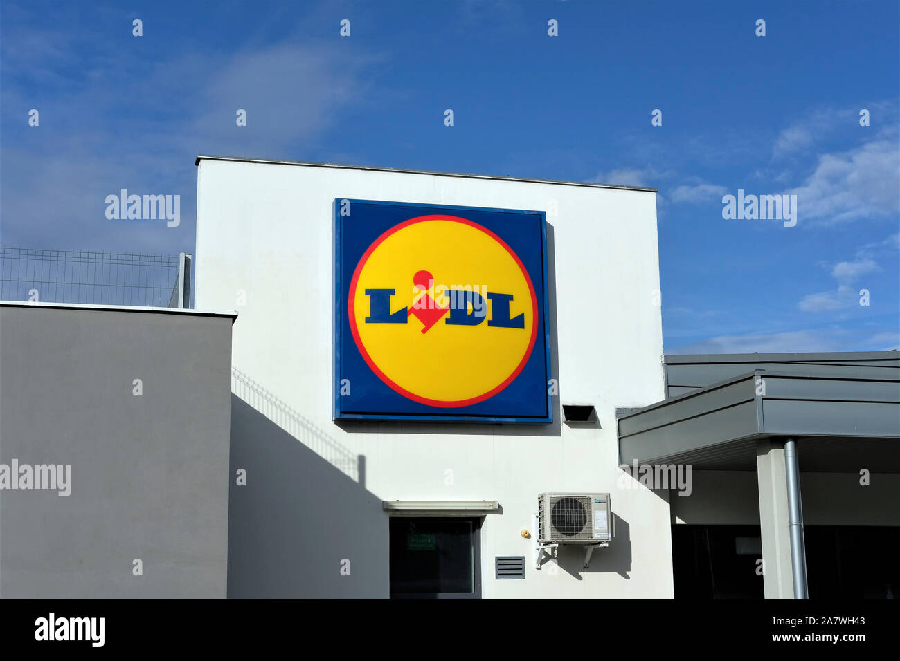 Lublin, Poland. 11/03/2019 Lidl supermarket logo Stock Photo - Alamy