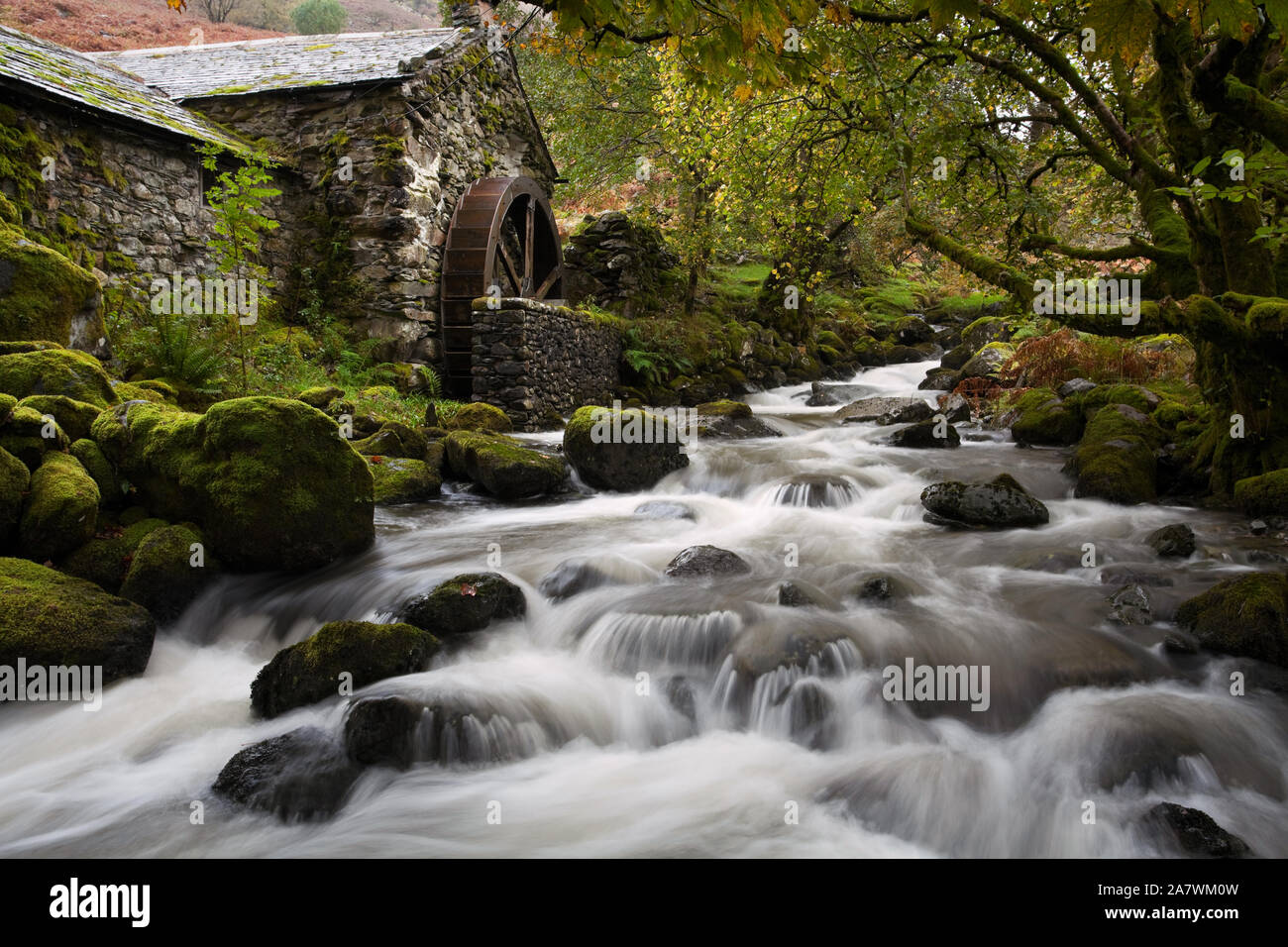 Cottage with water wheel hi-res stock photography and images - Alamy