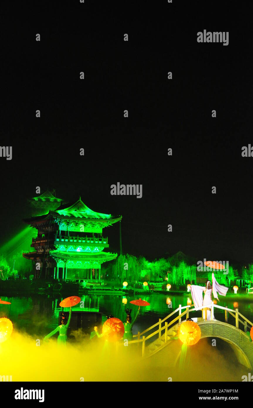 Song dynasty theme park hi-res stock photography and images - Alamy