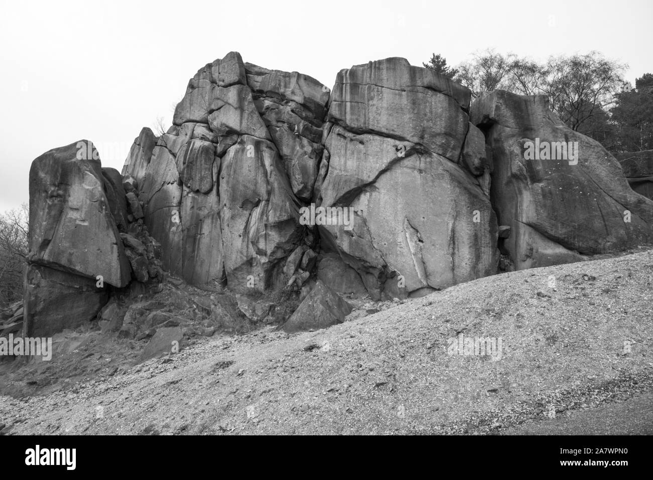 Fault lines in rock hi-res stock photography and images - Alamy