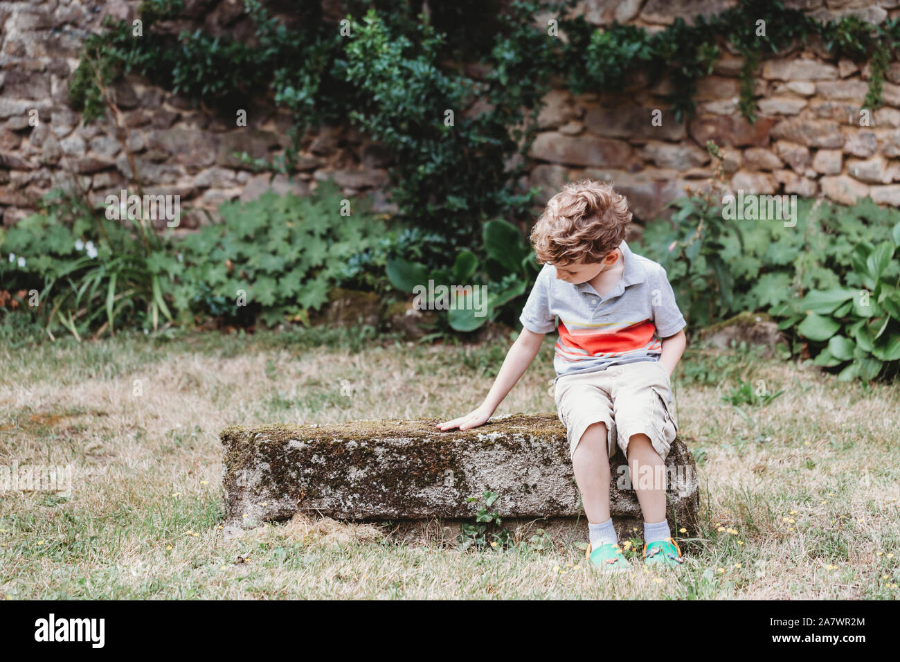 Rock bench hi-res stock photography and images - Alamy