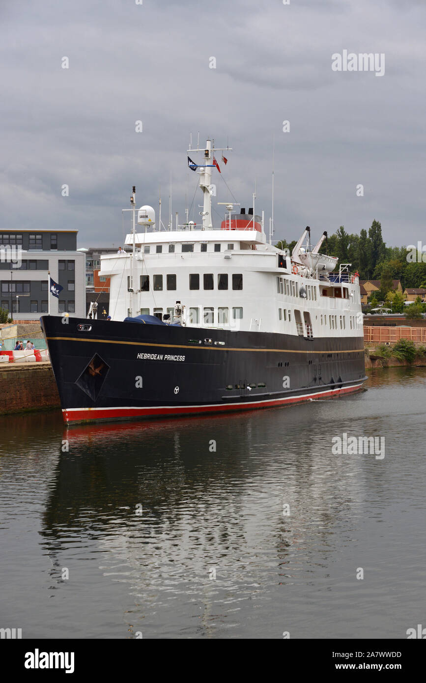 Chatham docks medway hi-res stock photography and images - Alamy