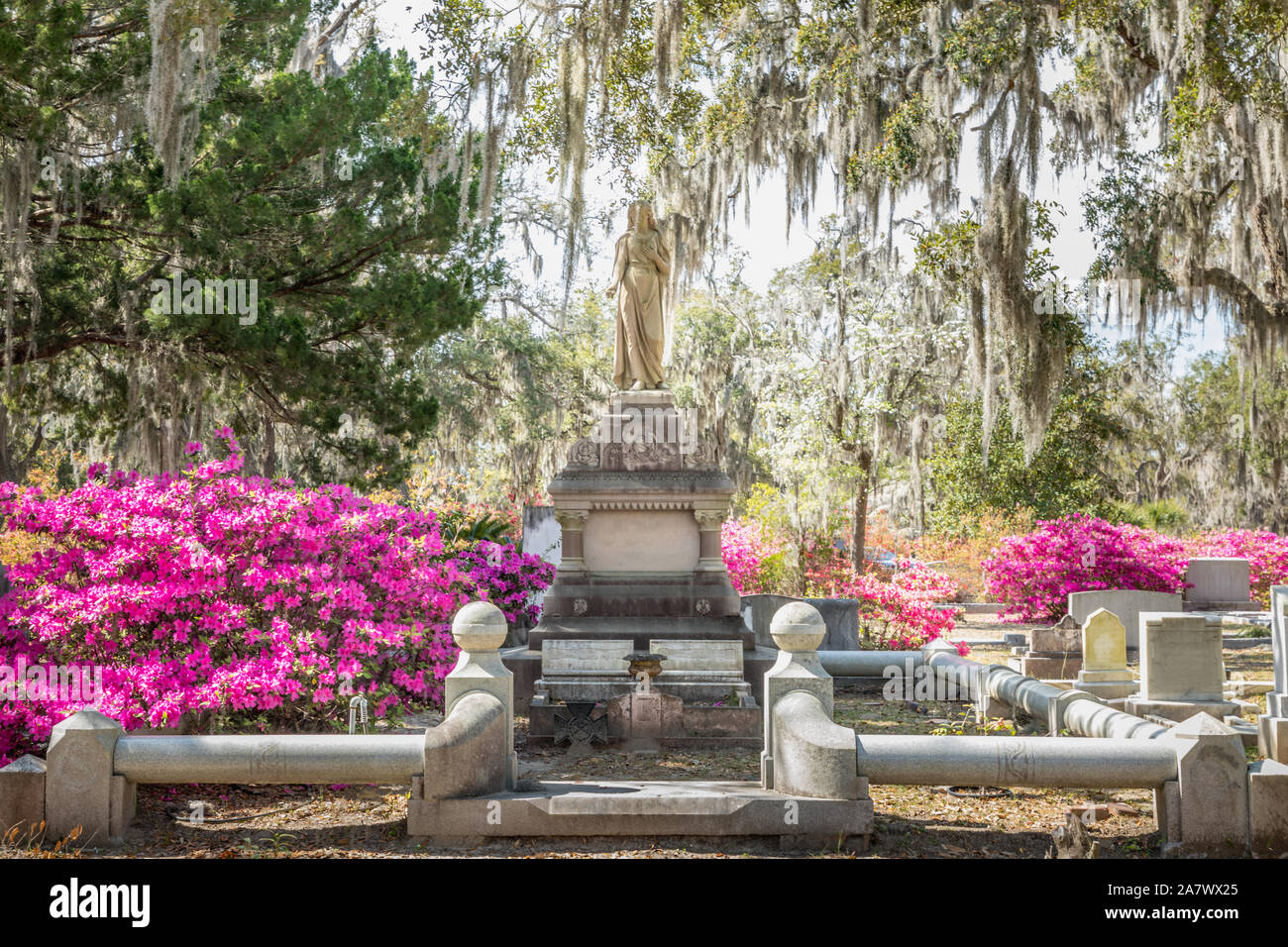 Old historic gravesites on Bonaventure Cemetery Savannah, Georgia Stock ...