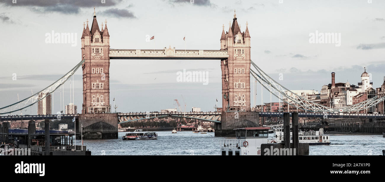 tower bridge at sunset london Stock Photo - Alamy