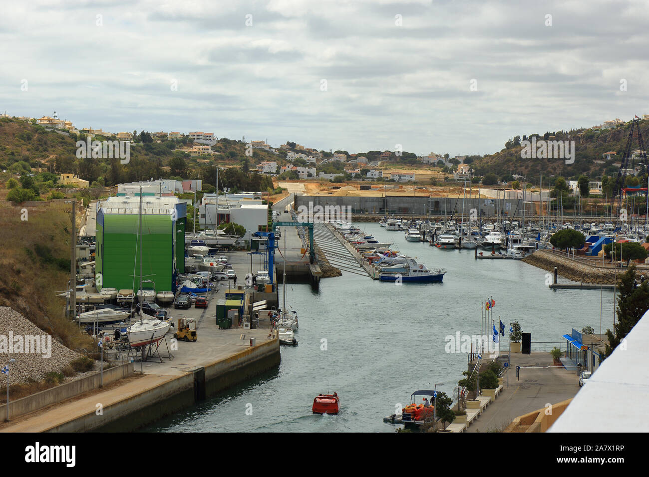 Albufeira marina harbour algarve hi-res stock photography and images ...