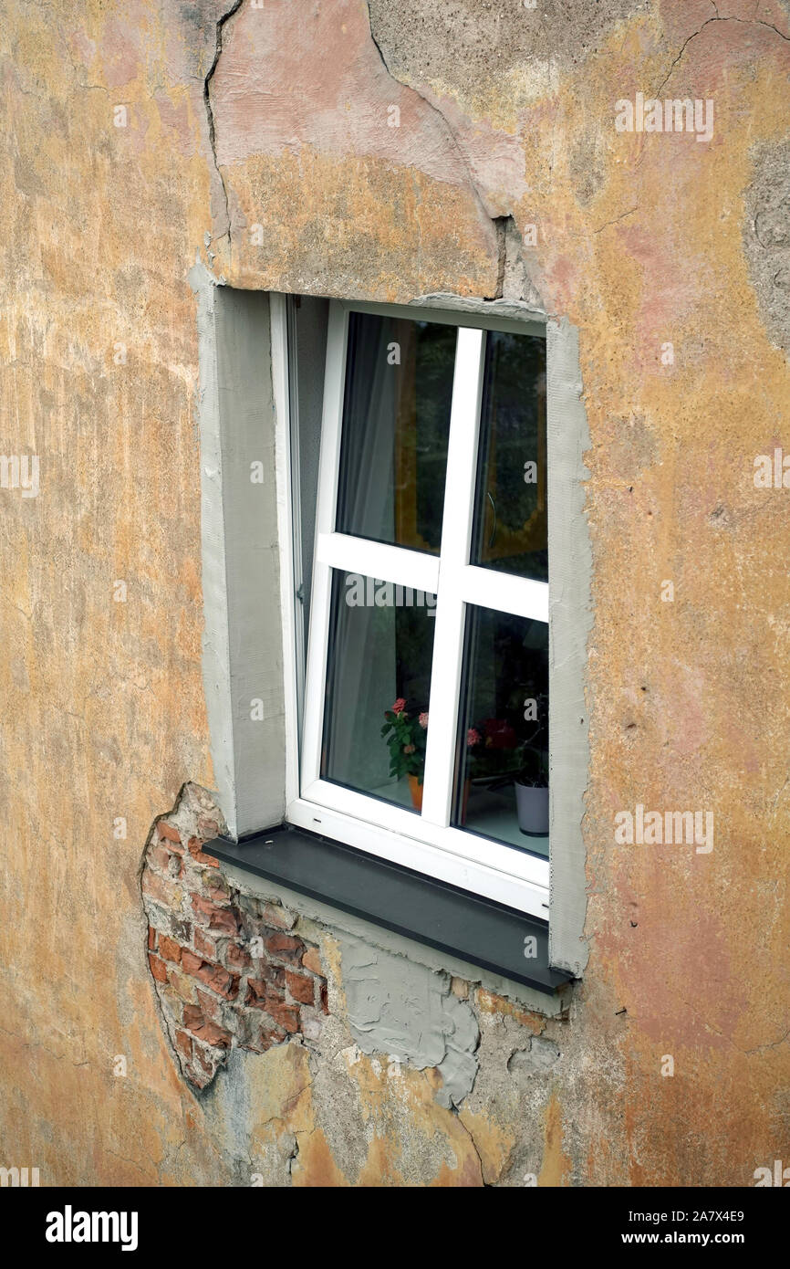 Poor plaster hi-res stock photography and images - Alamy