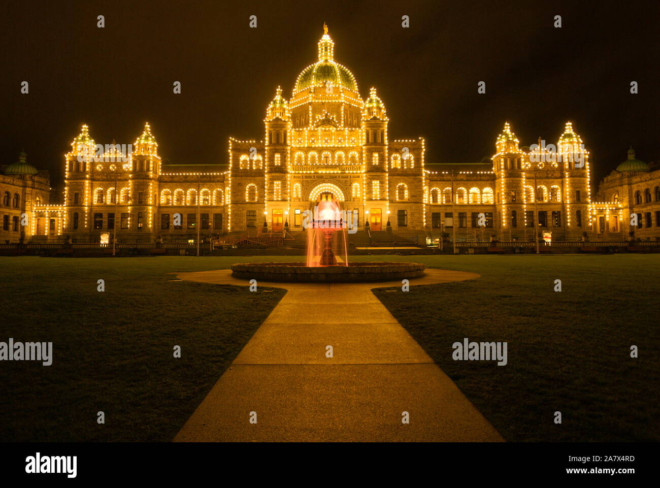 City lights of the BC provincial legislative buildings in Victoria ...