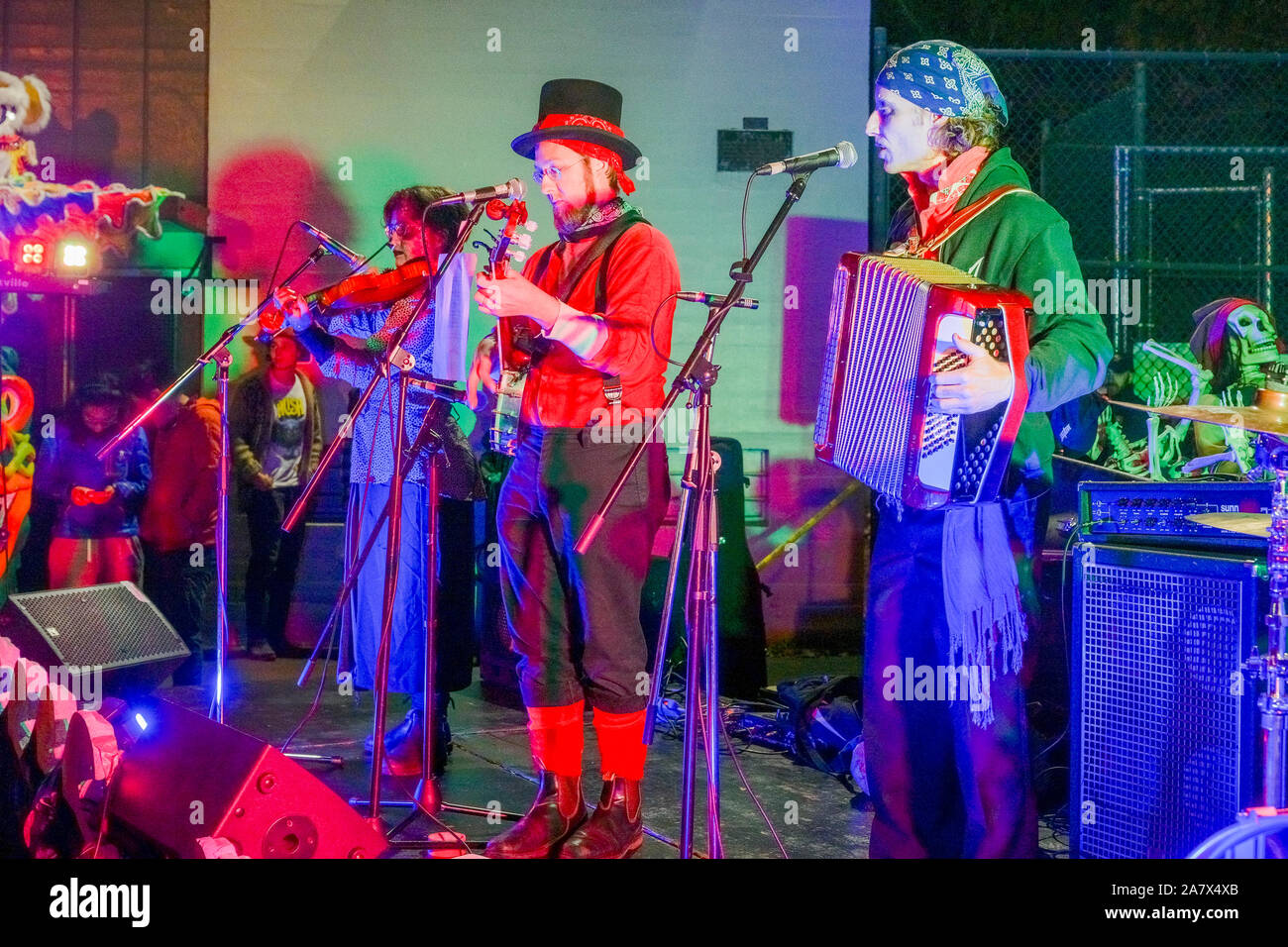 Group of musician hi-res stock photography and images - Alamy