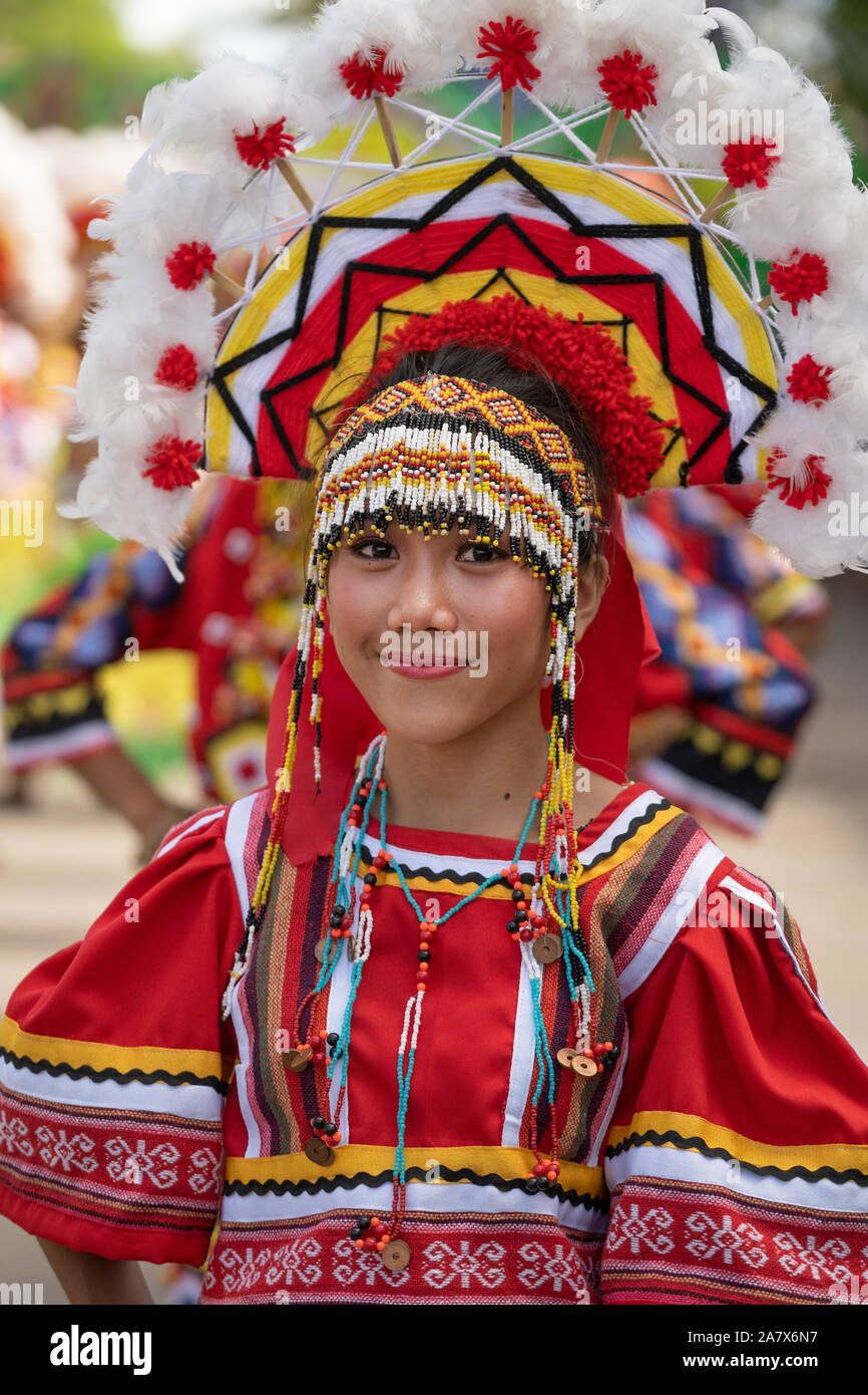 Philippine island dancers hi-res stock photography and images - Alamy
