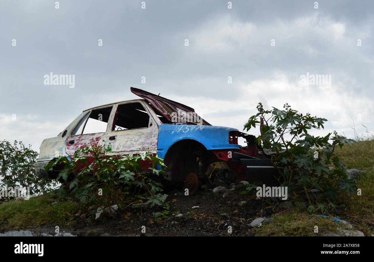 Displayed damaged car hi-res stock photography and images - Alamy