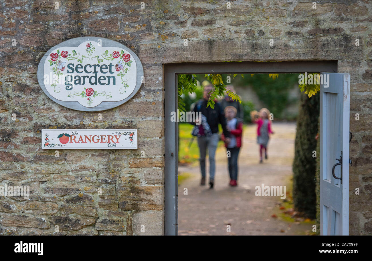 Longleat Safari Park in Wiltshire, UK Stock Photo - Alamy