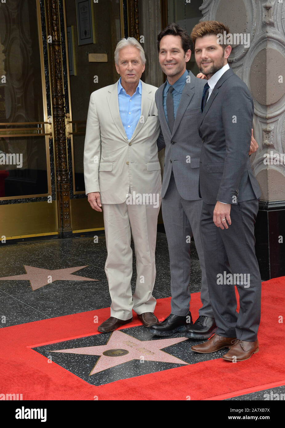 Michael scott suit hi-res stock photography and images - Alamy