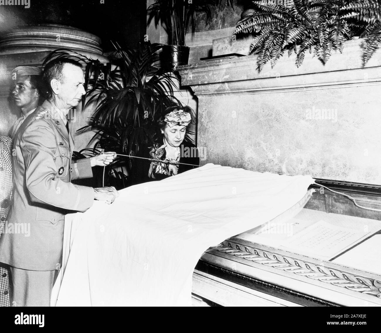 Surrender of japan 1945 hi-res stock photography and images - Alamy