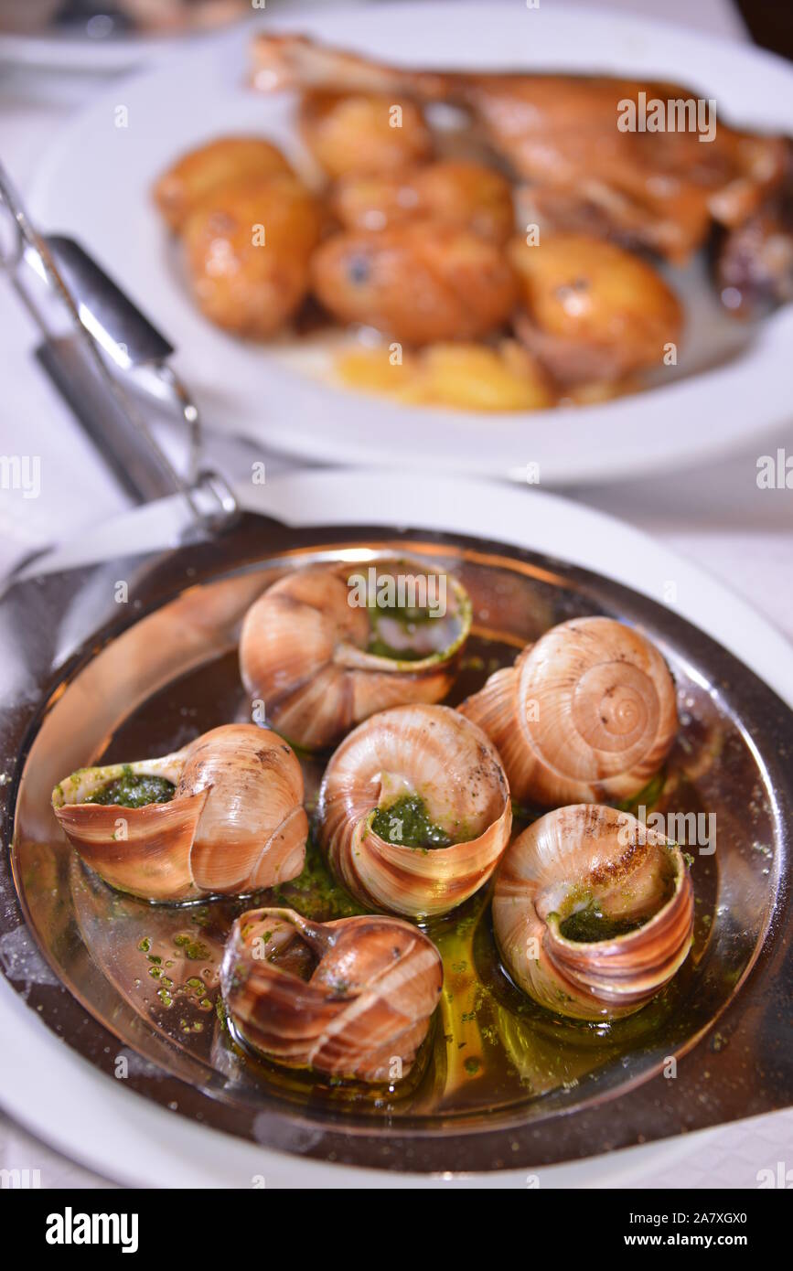 France paris chartier restaurant hi-res stock photography and images ...