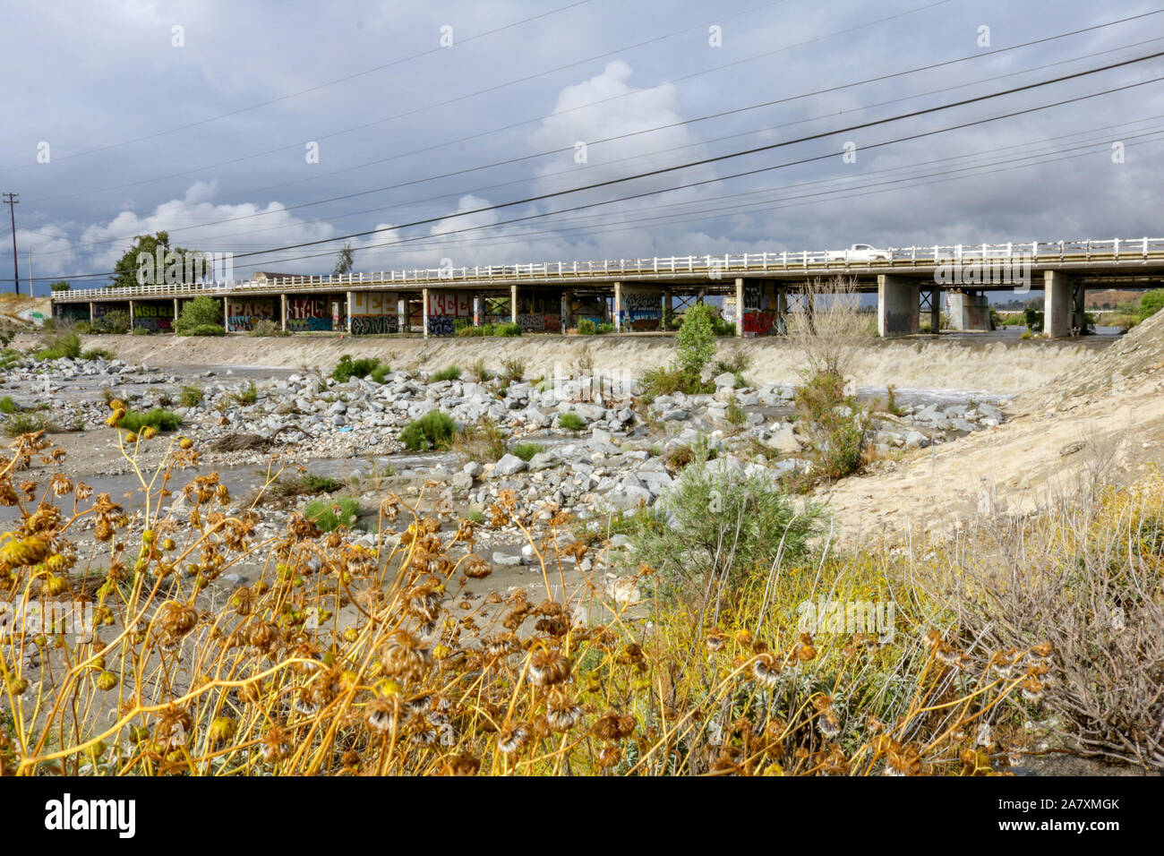 California riverbed hi-res stock photography and images - Alamy