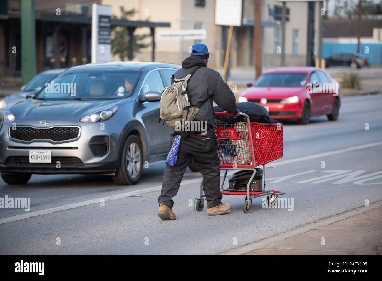 Homeless shopping cart hi-res stock photography and images - Alamy
