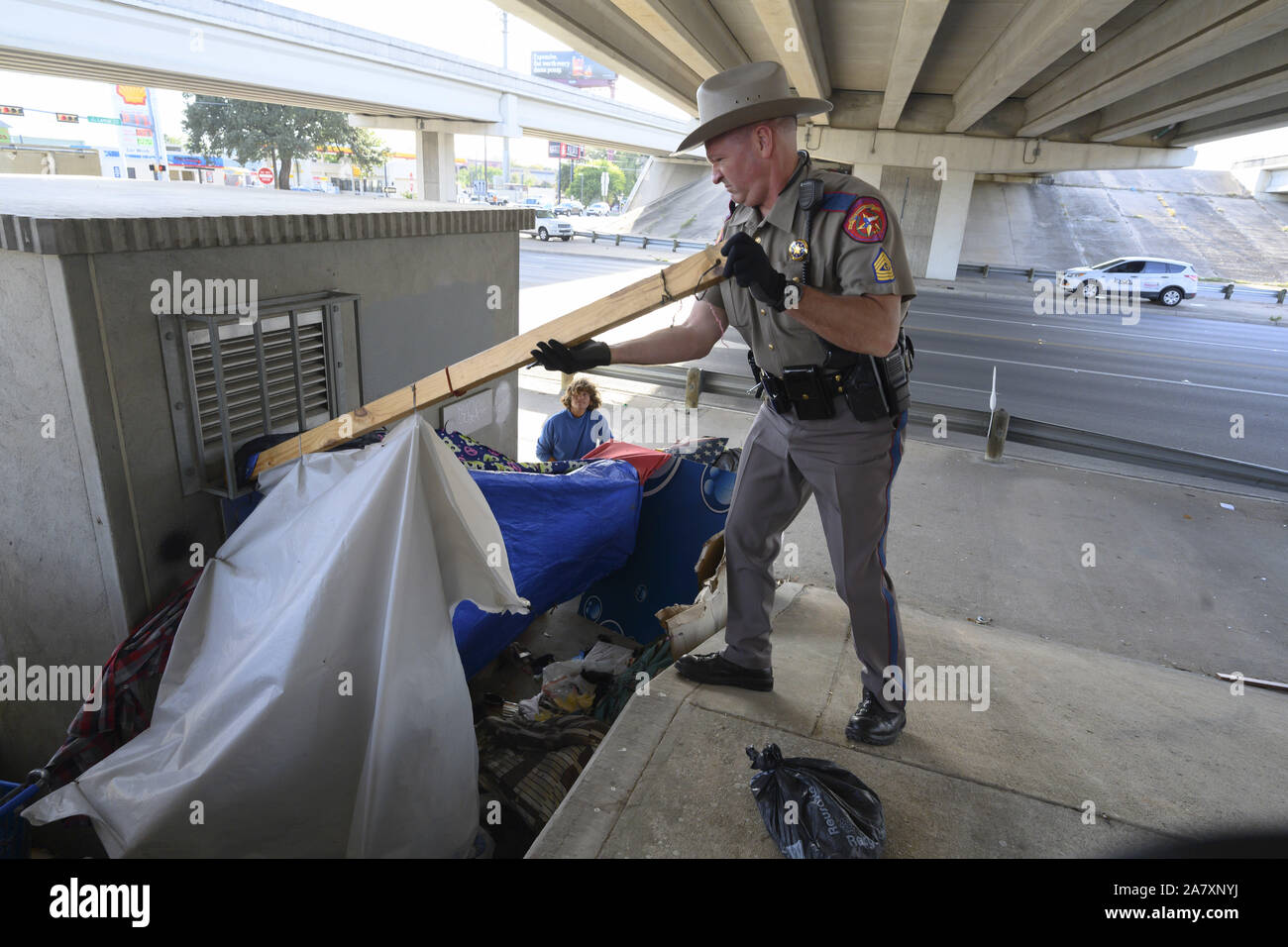 Homeless camp under overpass hi-res stock photography and images - Alamy