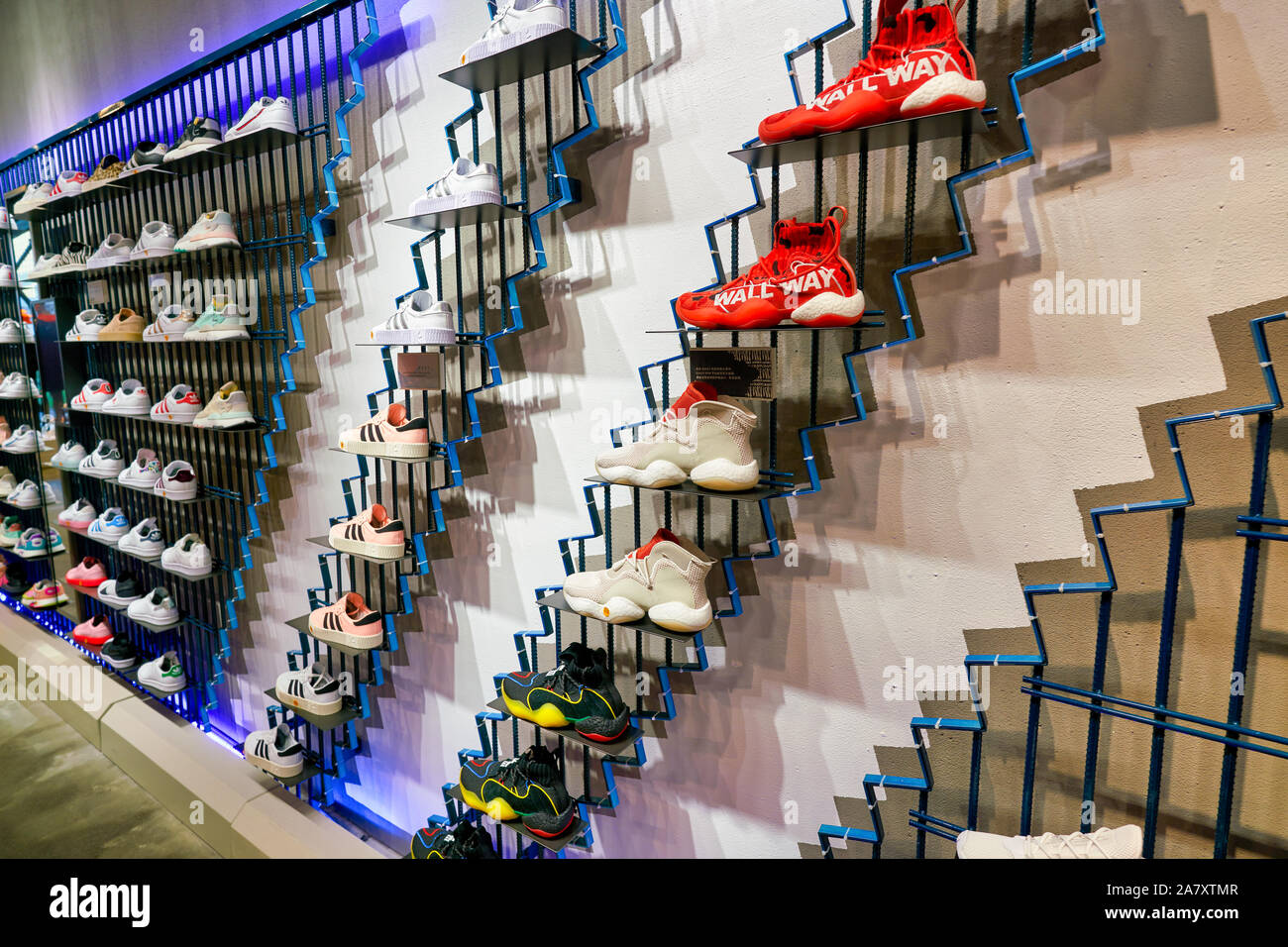 Sport and display and gym and shop hi-res stock photography and images ...