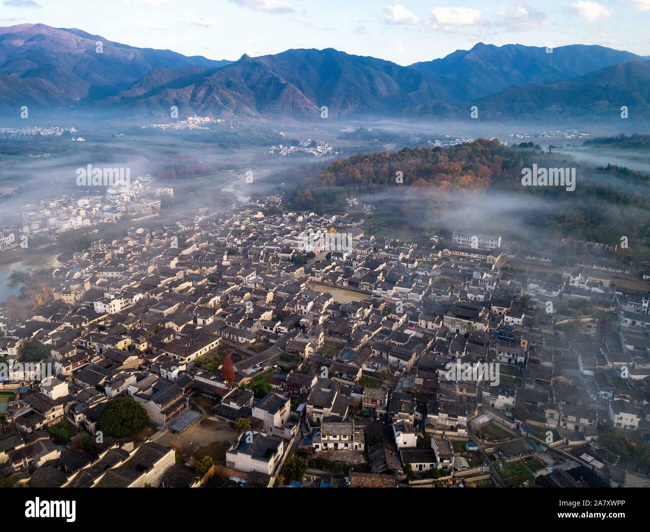 Anhui, Anhui, China. 5th Nov, 2019. Anhui, CHINA-The scenery of Hongcun ...