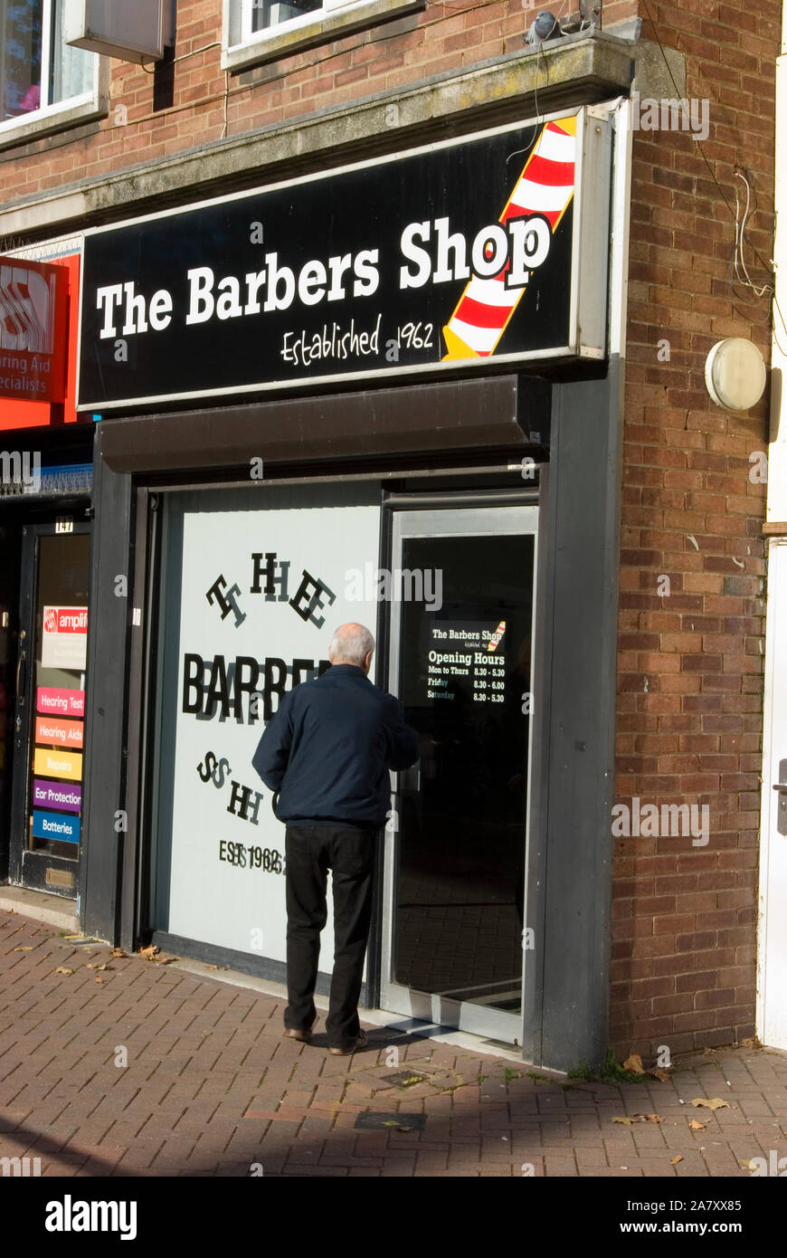 Front of barber shop hi-res stock photography and images - Alamy