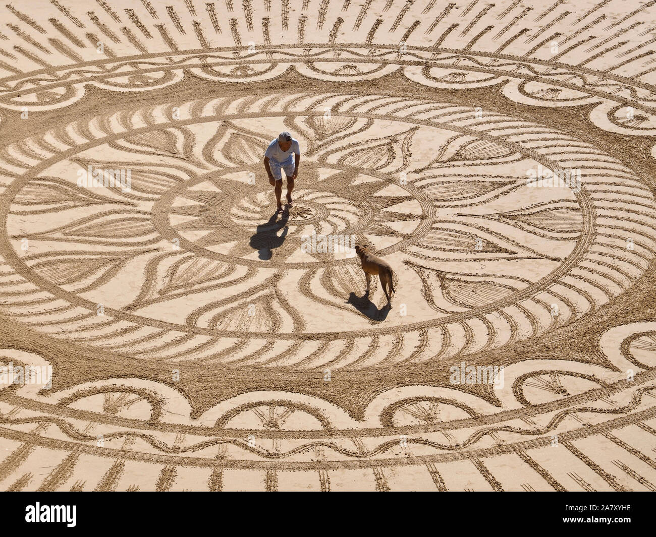 Sand mandala hi-res stock photography and images - Alamy