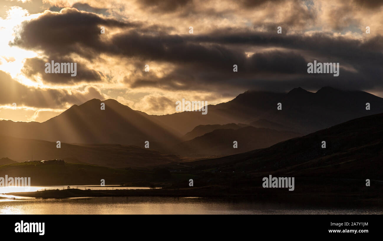 Snowdon horseshoe sunset hi-res stock photography and images - Alamy