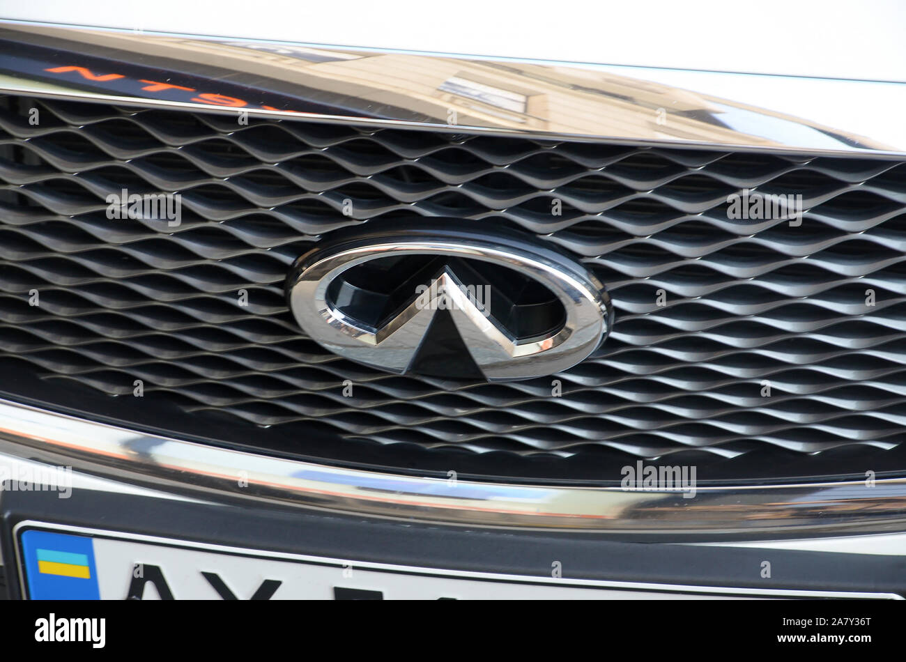 Modern infinity logo hi-res stock photography and images - Alamy