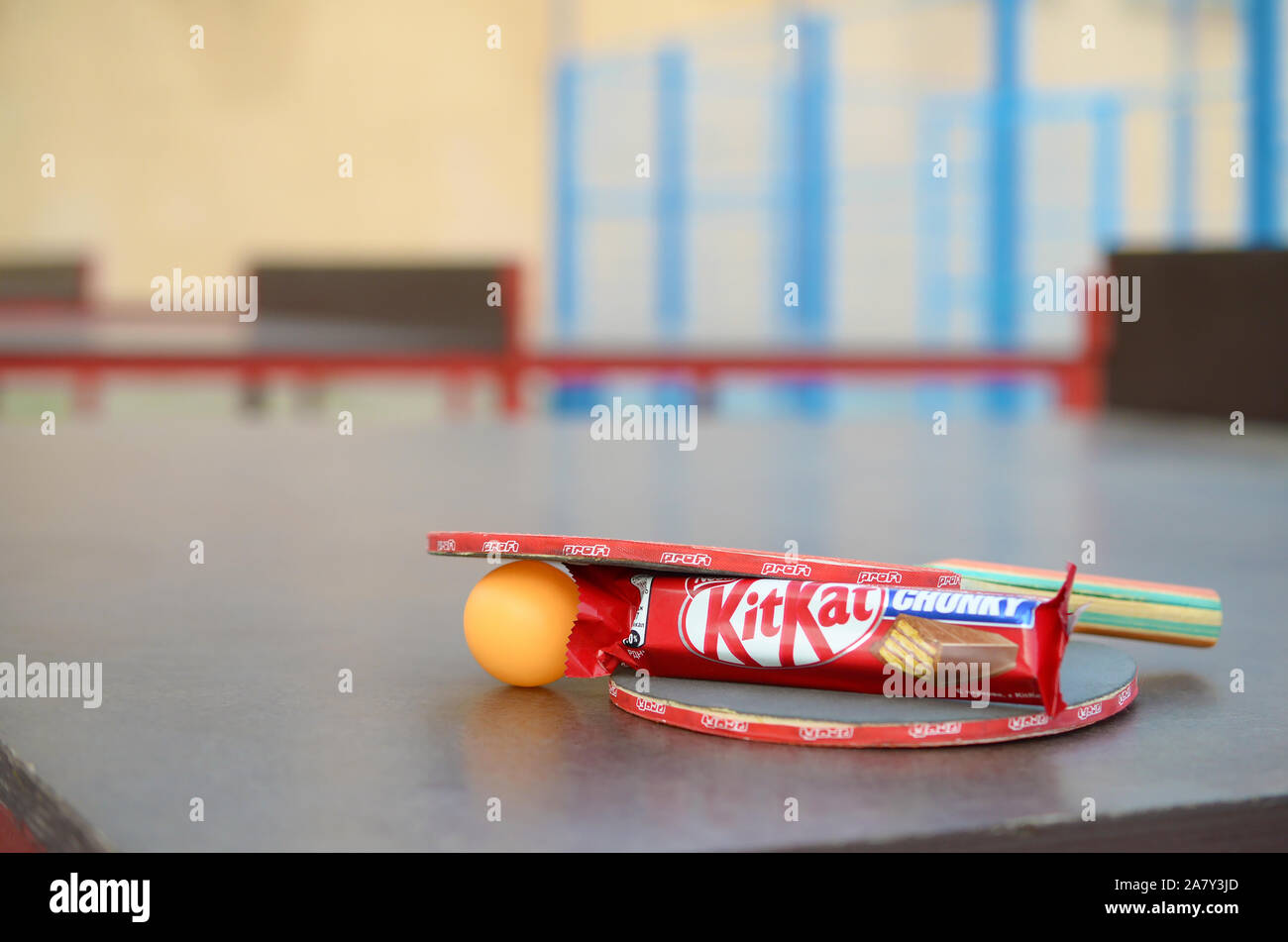 Kit kat club hi-res stock photography and images - Alamy
