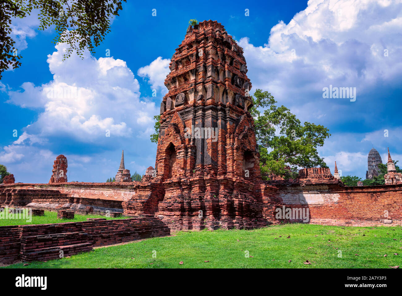 Temple structures hi-res stock photography and images - Alamy