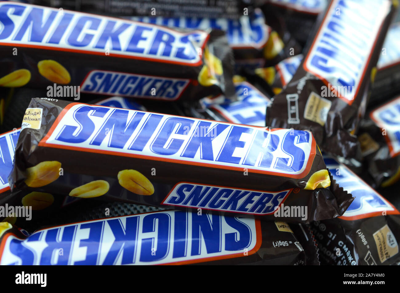 Snicker mini hi-res stock photography and images - Alamy