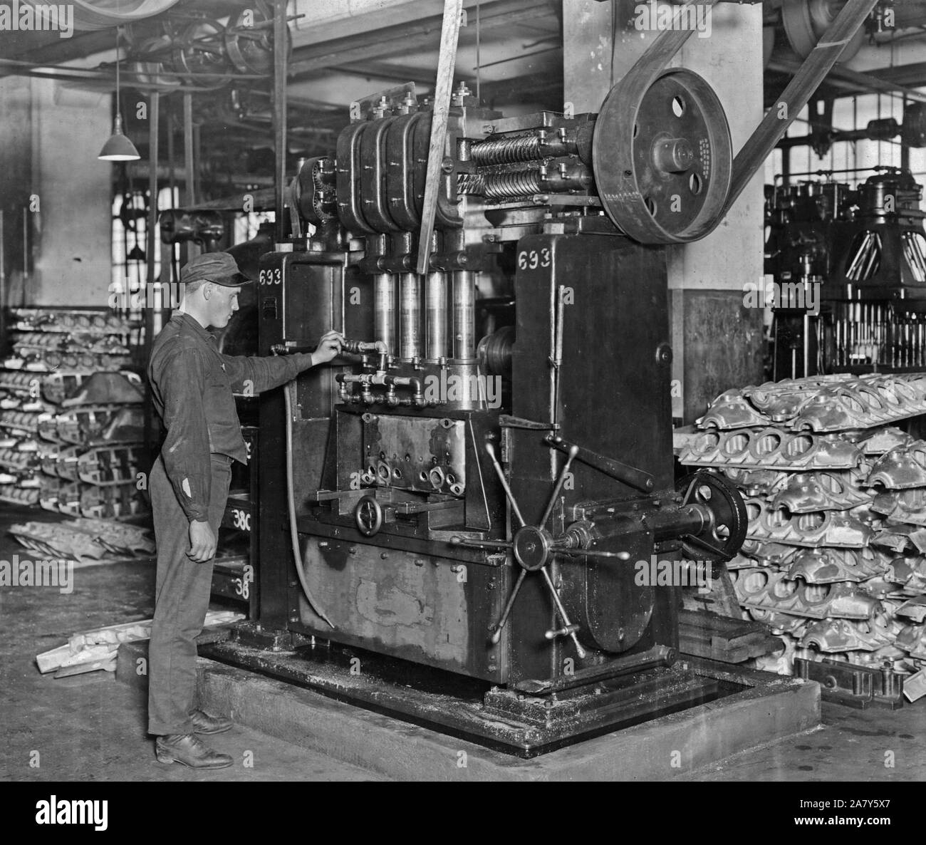 Moline spindle boring machine hi-res stock photography and images - Alamy