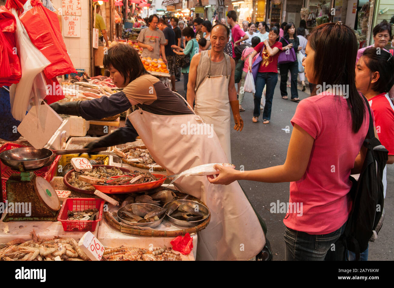 Fish market coronavirus hi-res stock photography and images - Alamy
