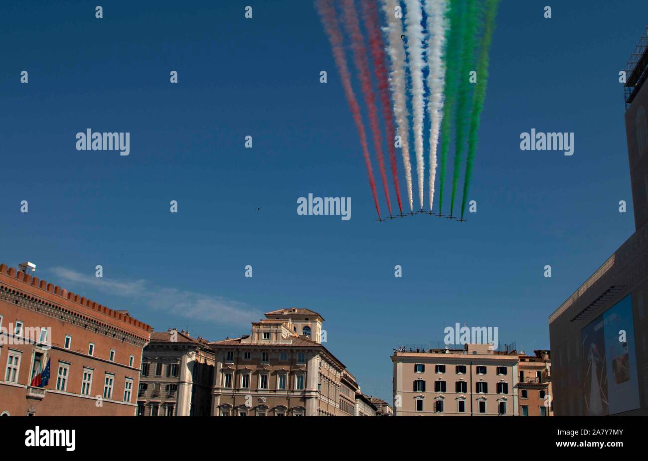 ROMA FESTA DEL 2 GIUGNO Stock Photo - Alamy