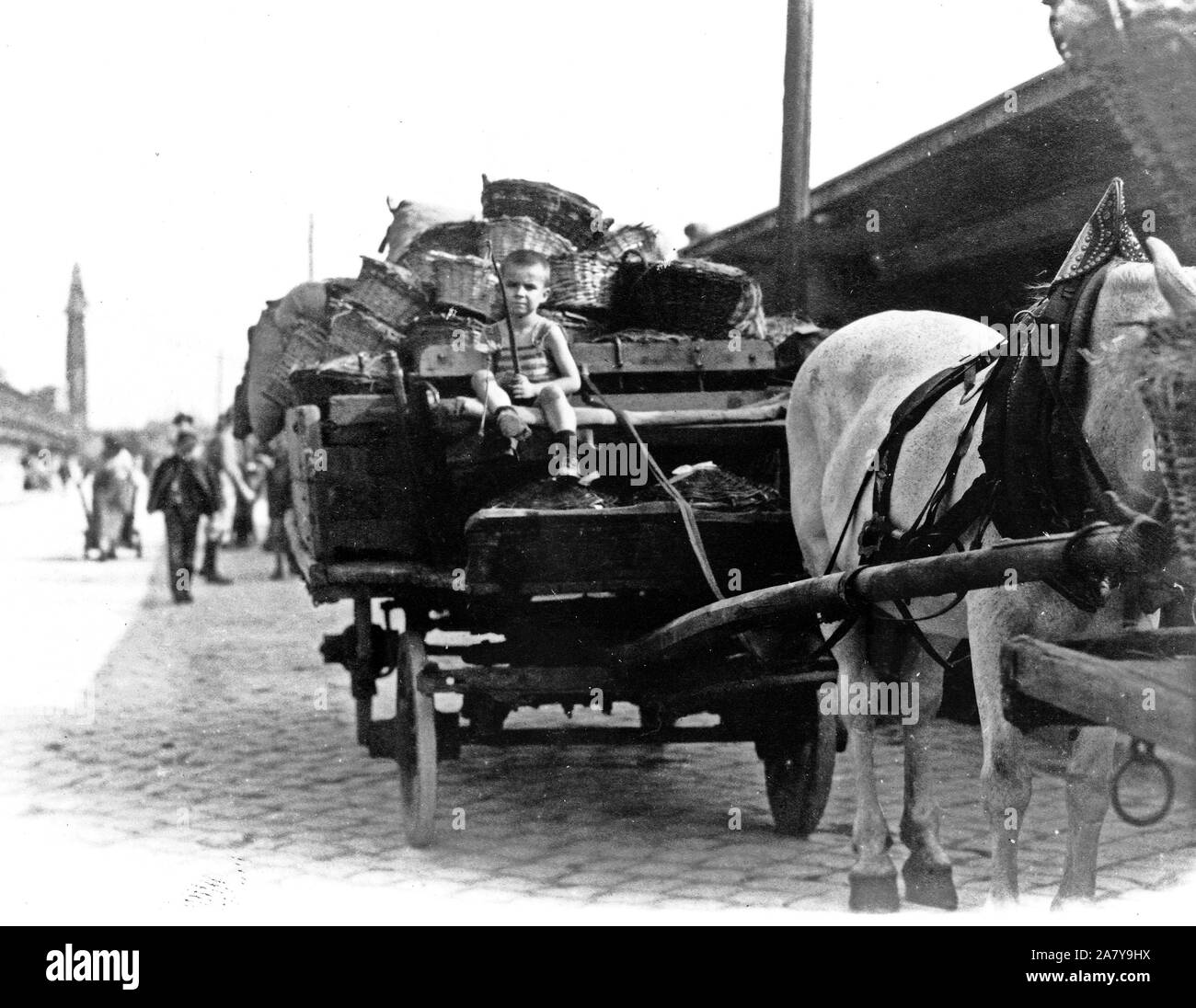 1920s horse drawn wagon hi-res stock photography and images - Alamy