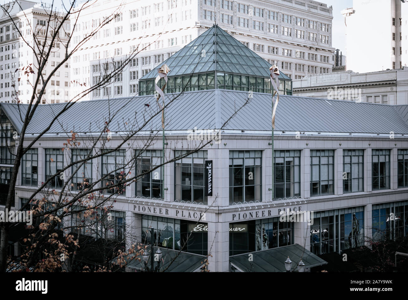 Portland, OR - Nov 3, 2019 : Building of Pioneer place shopping mall in ...