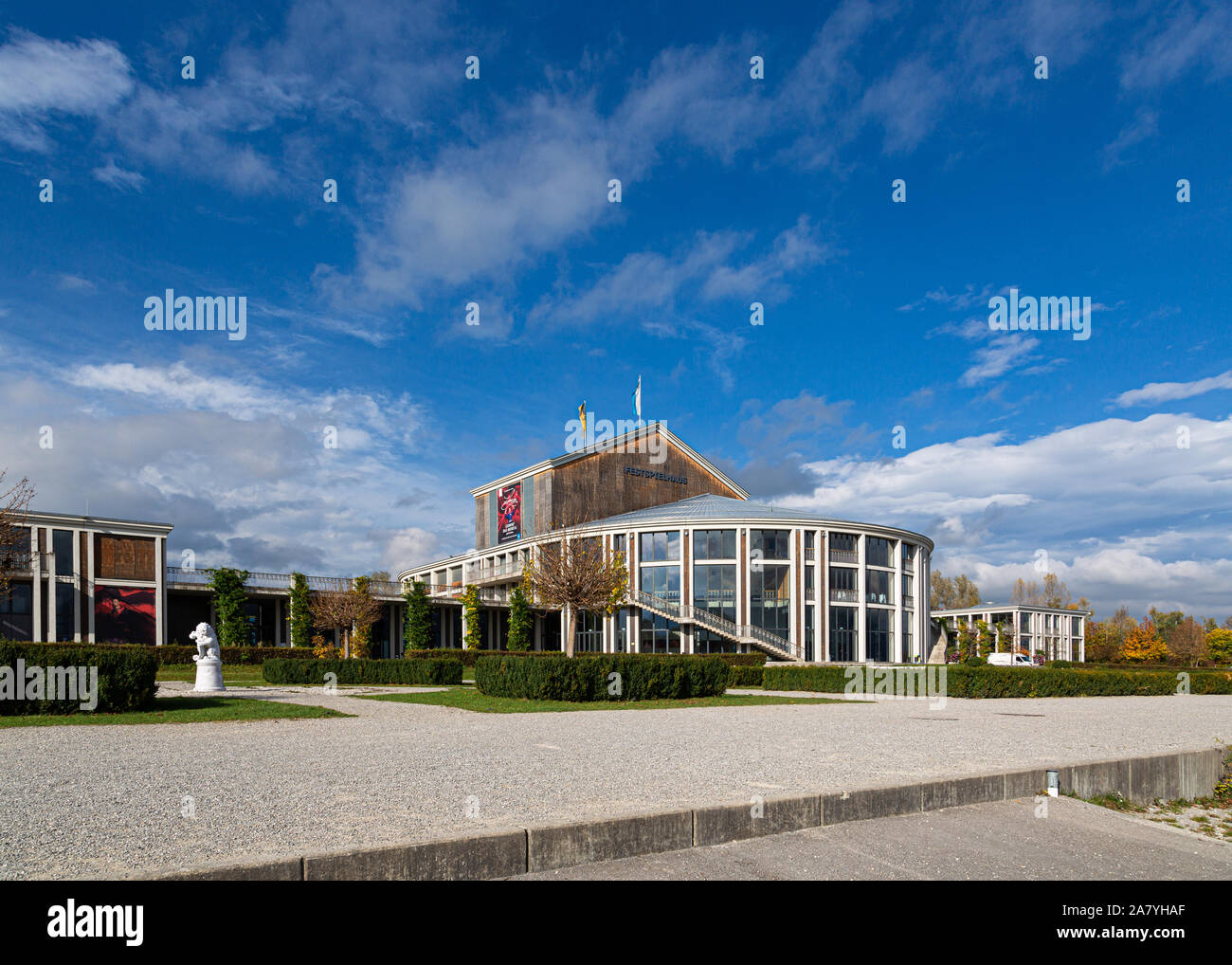 Musiktheater hi-res stock photography and images - Alamy