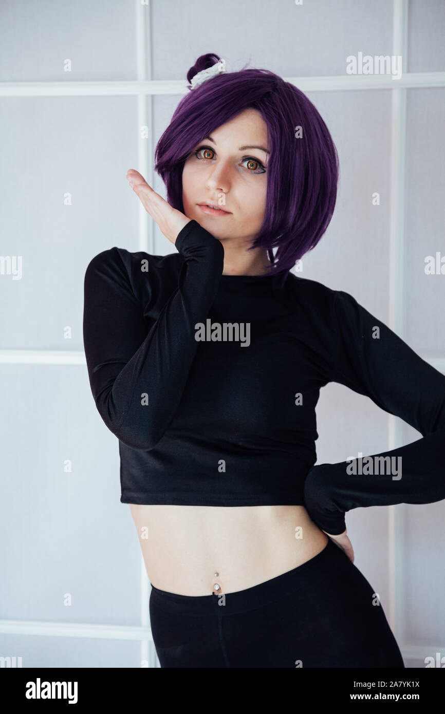 Purple dress pictures hi-res stock photography and images - Alamy