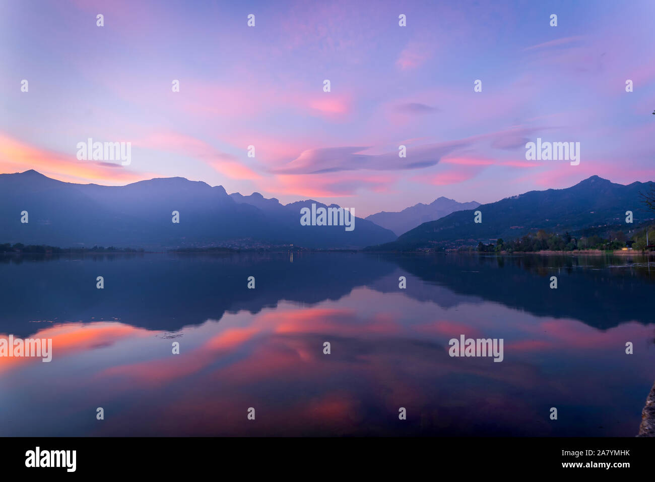 Purple landscape lake hi-res stock photography and images - Alamy