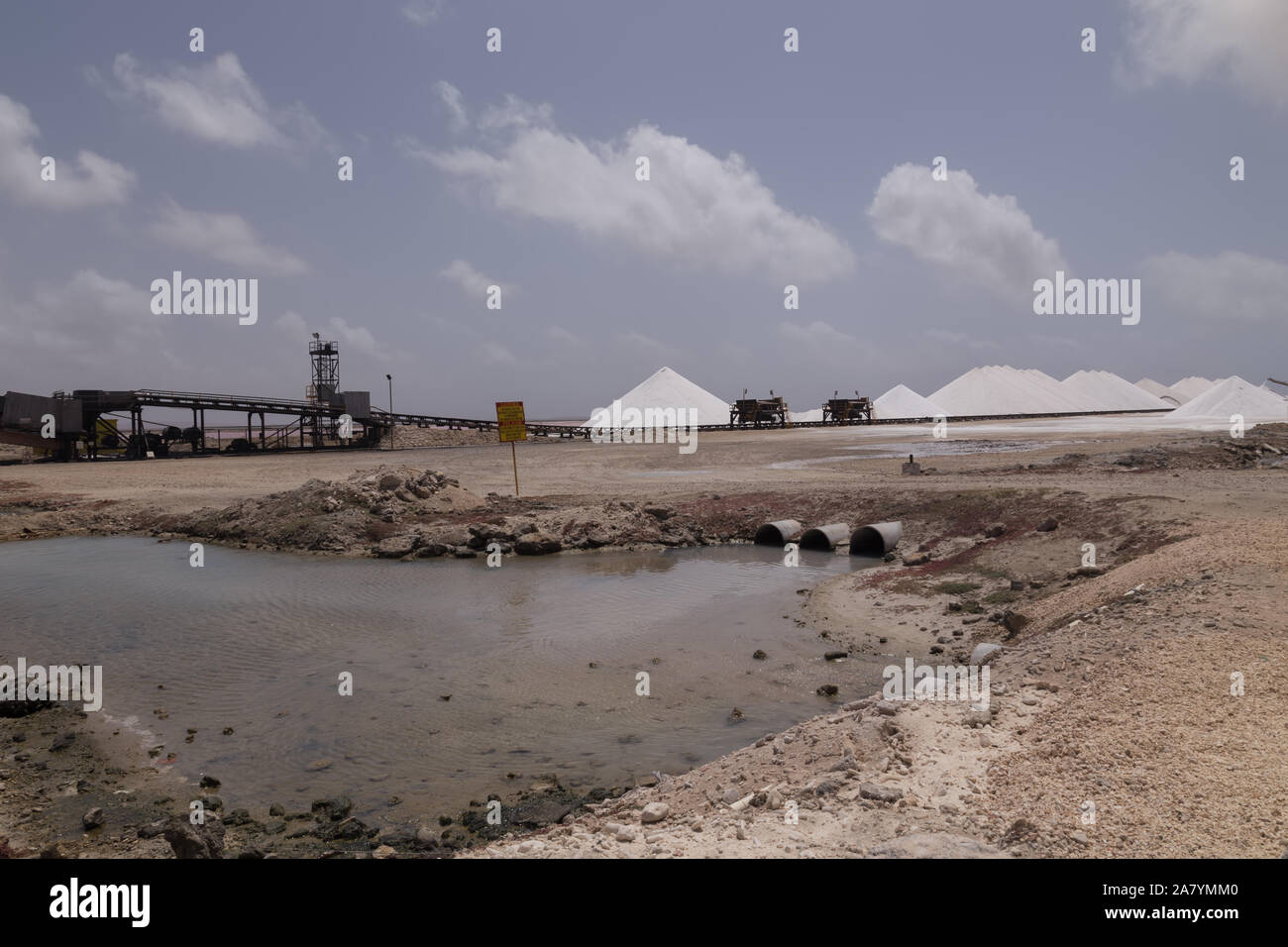 Bonaire salt pyramid hi-res stock photography and images - Alamy