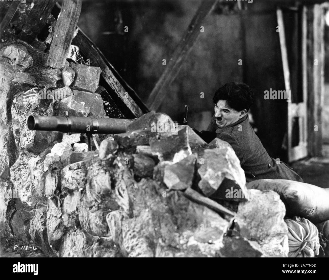 CHARLIE CHAPLIN as a Jewish Barber / Soldier with machine gun in THE ...