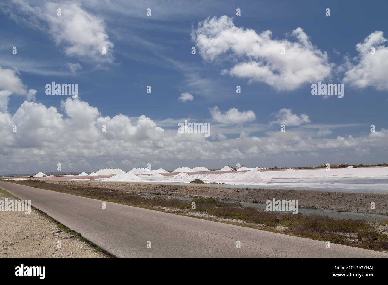 Bonaire salt pyramid hi-res stock photography and images - Alamy