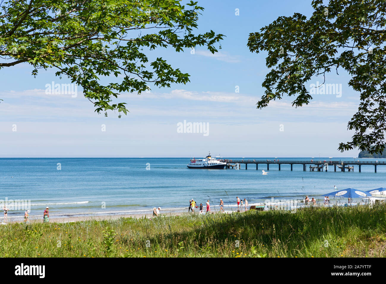 Binz, Rügen, Strand, Seebruecke, Touristen Stock Photo - Alamy