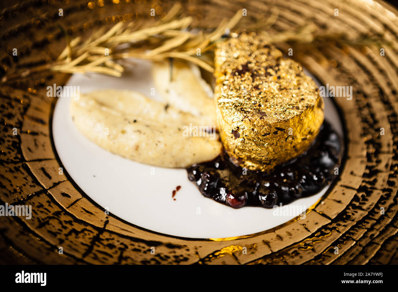 Black Angus tenderloin steak covered with 24 carat gold Stock Photo - Alamy