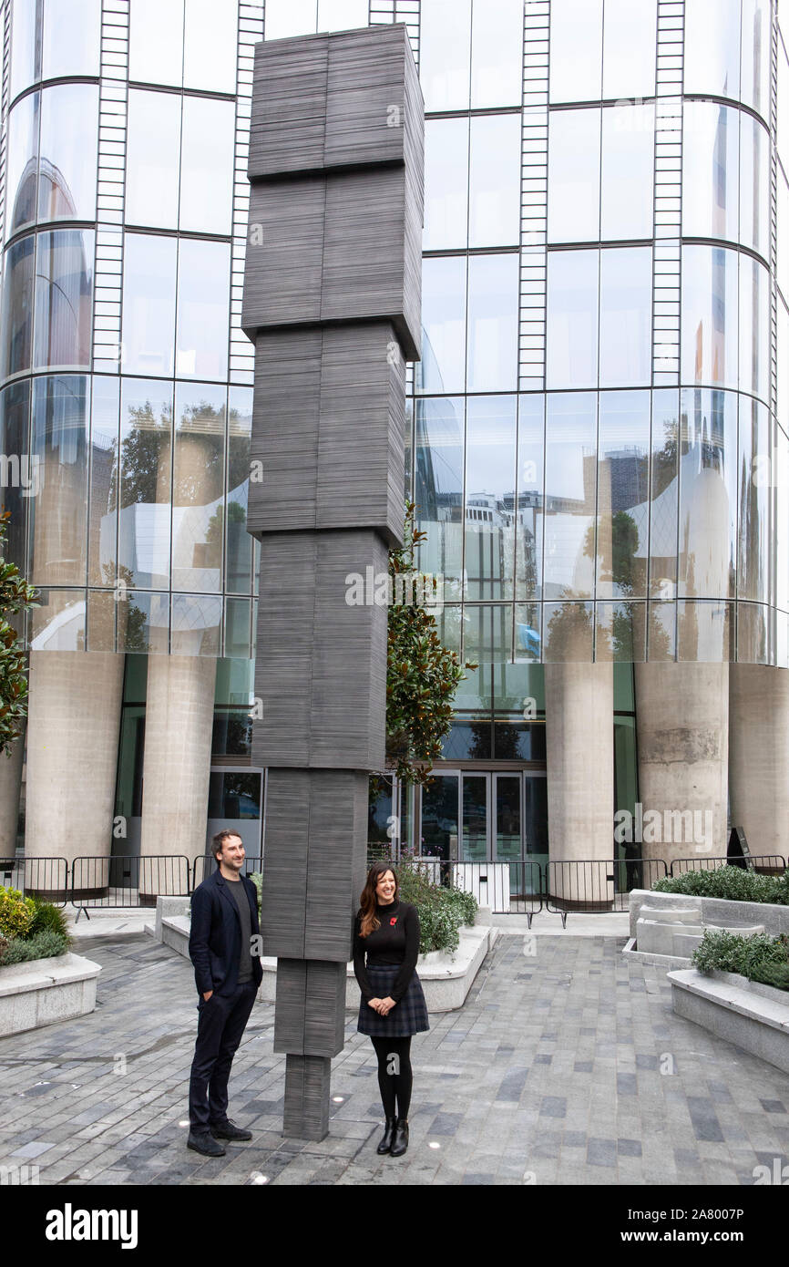 artist-idris-khan-unveiled-his-new-public-sculpture-65-000-photographs