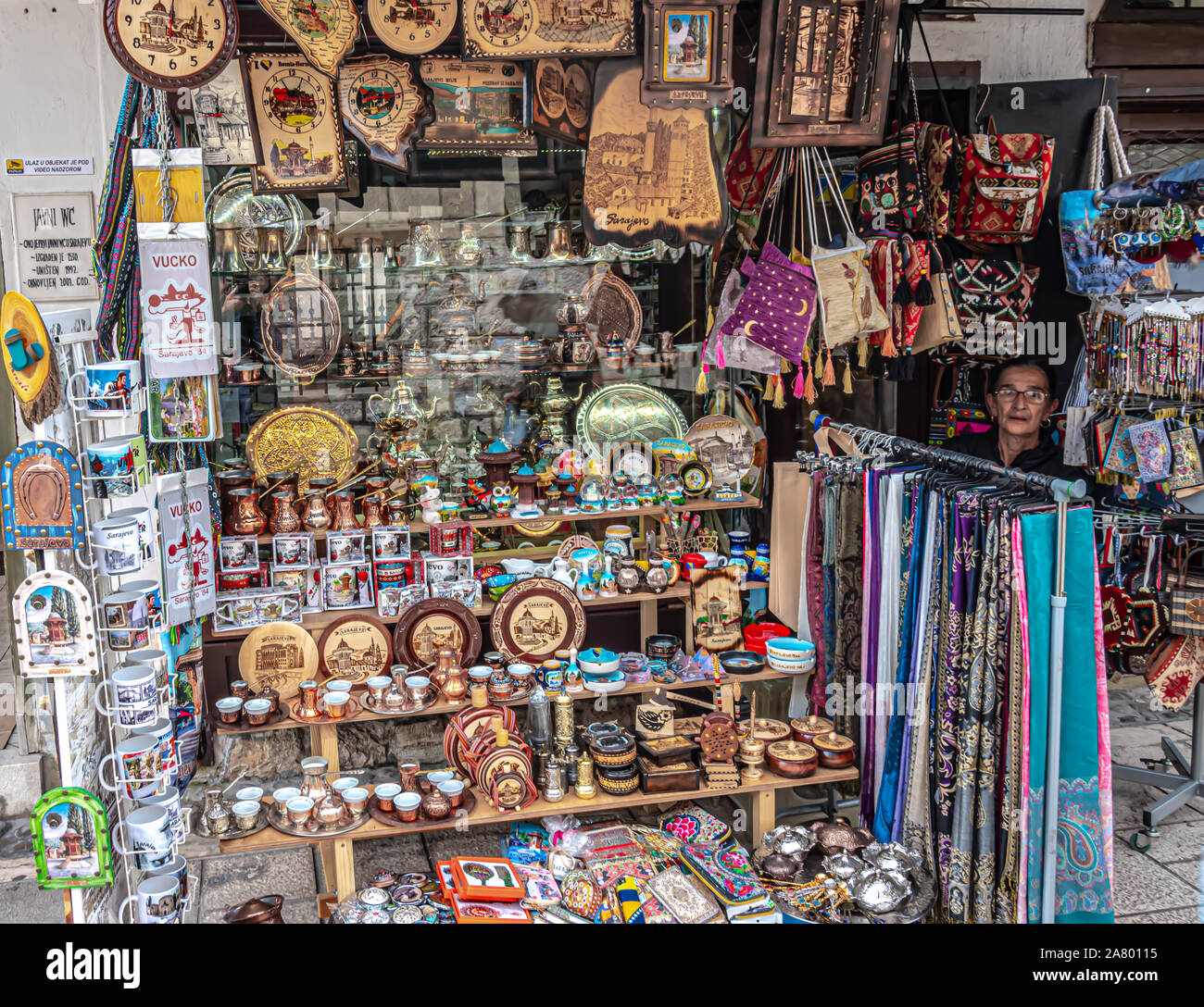 Souvenir fabric retail hi-res stock photography and images - Alamy