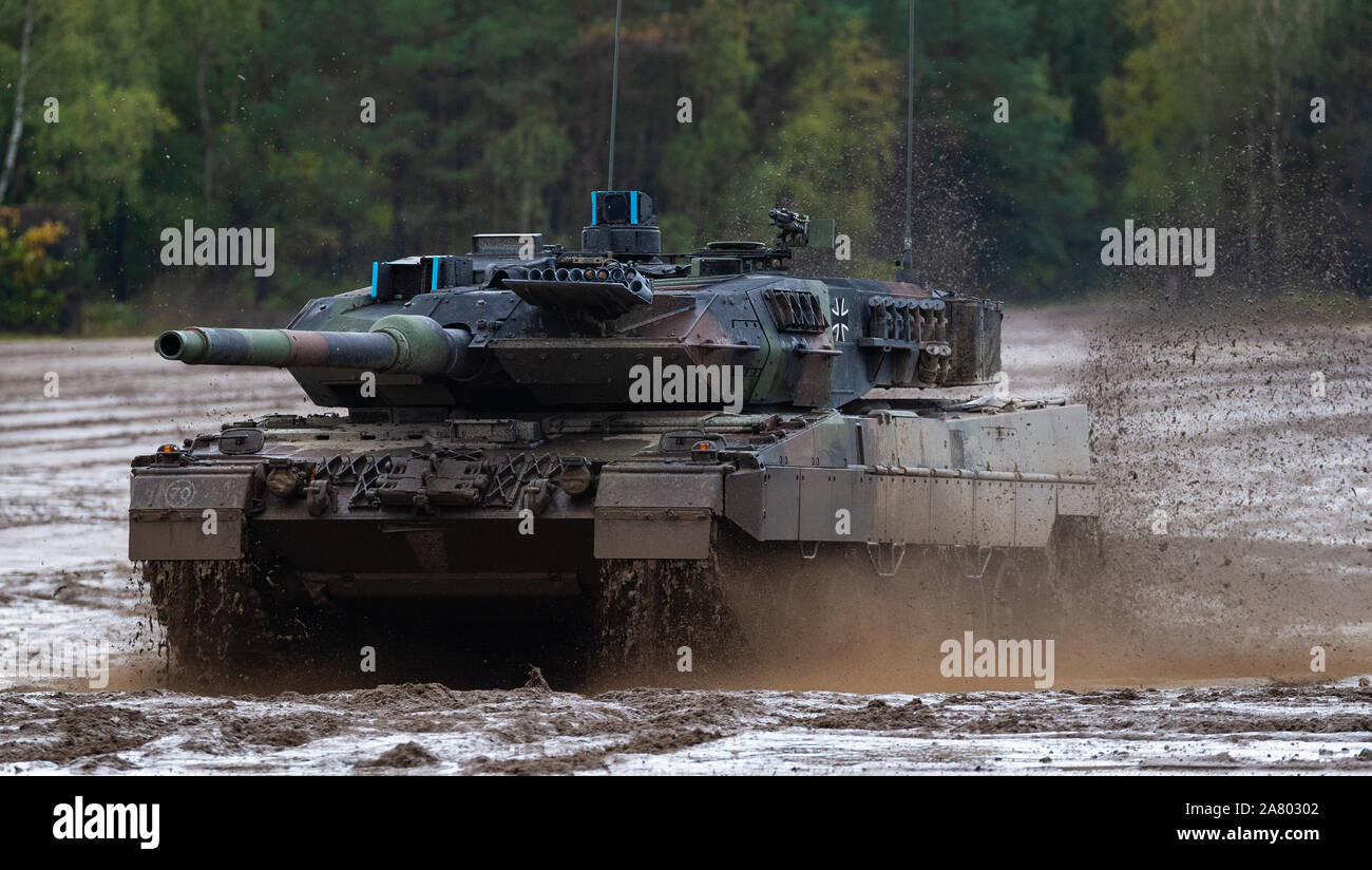 Leopard 2a7 main battle tank hi-res stock photography and images - Alamy