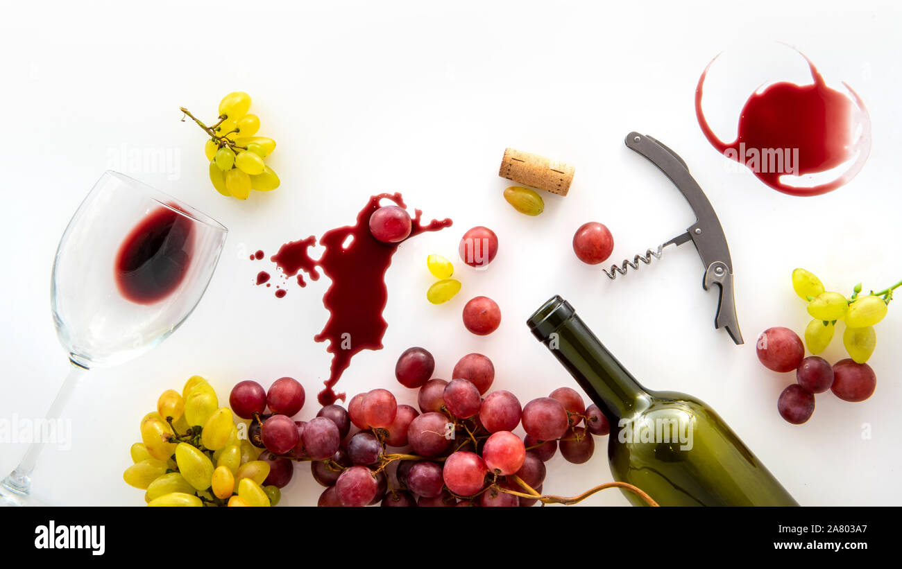 Wine taste and different types of wine grapes, close-up Stock Photo - Alamy