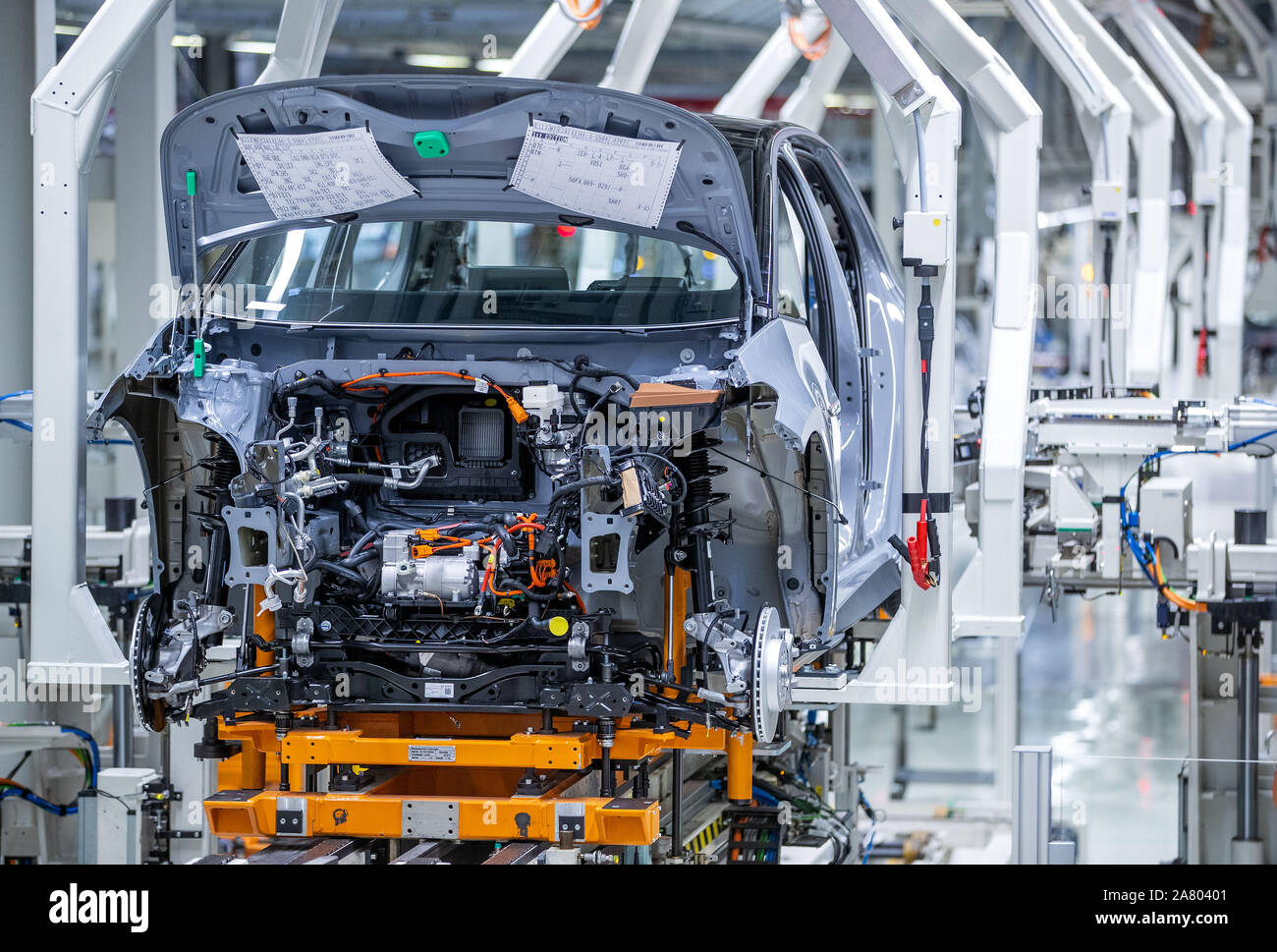 Zwickau, Germany. 04th Nov, 2019. The ID.3 electric car is assembled on ...