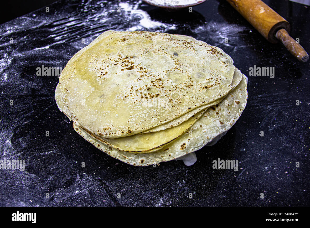 Chapati bread hi-res stock photography and images - Alamy